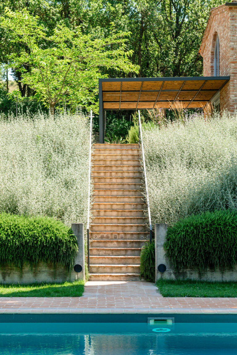 Villa Vergelle in Tuscany, Montalcino | holidayarchitecture