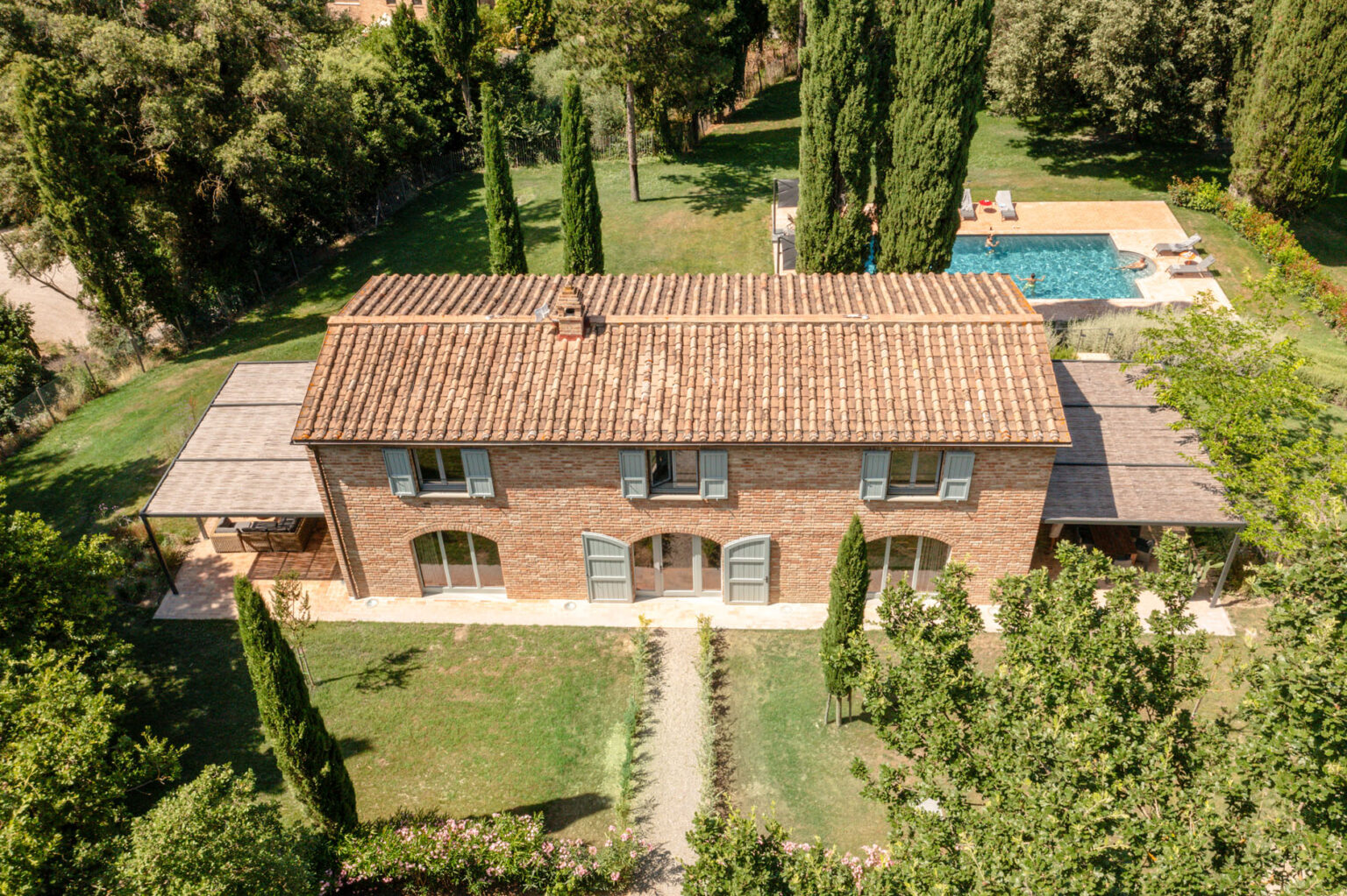 Villa Vergelle in Tuscany, Montalcino | holidayarchitecture