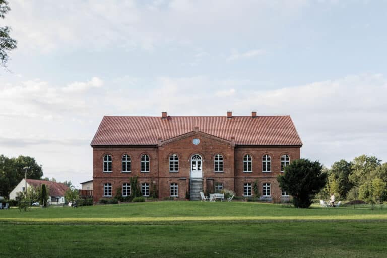 Kranich Hotel in Saal, Hessenburg | urlaubsarchitektur