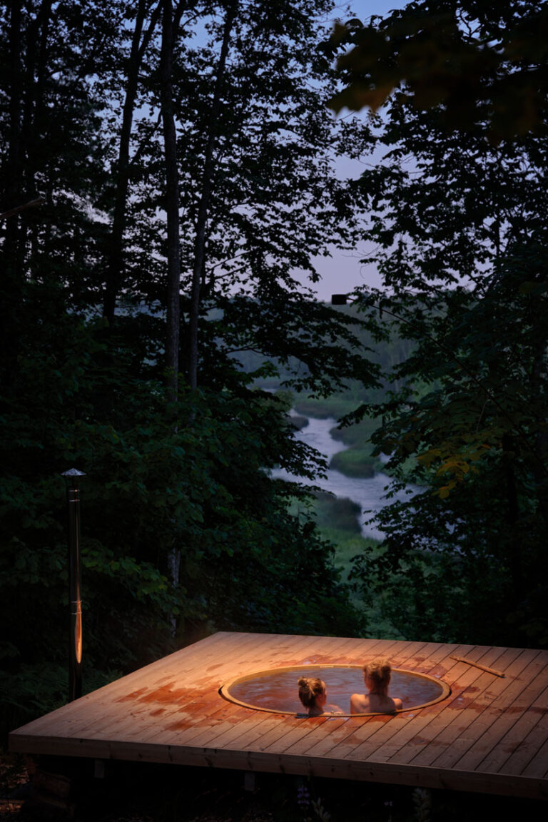 Vipp Salaca River in Vidzeme, Salacriva | holidayarchitecture